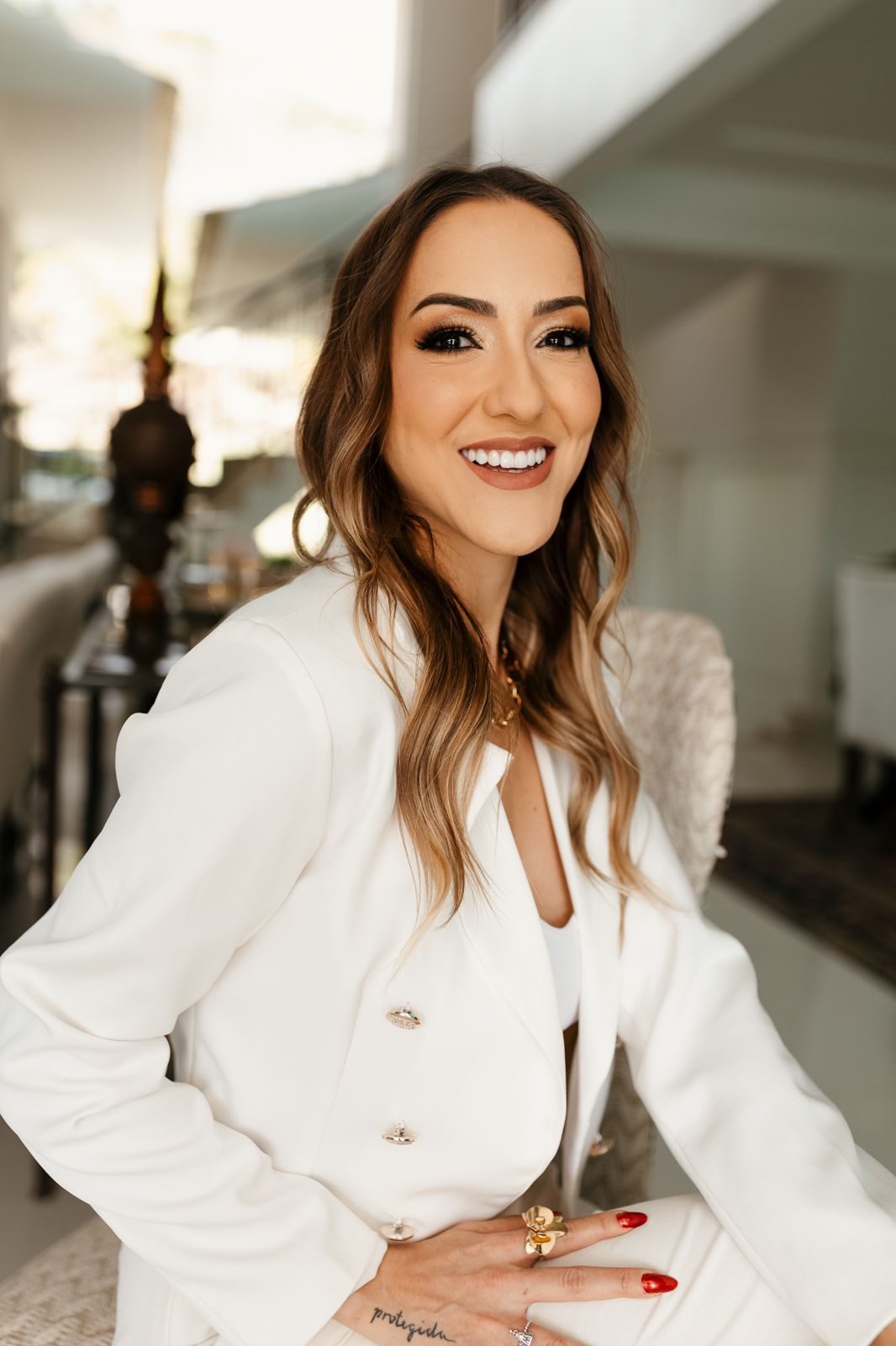 Nayara Elizabeth — Bio Site