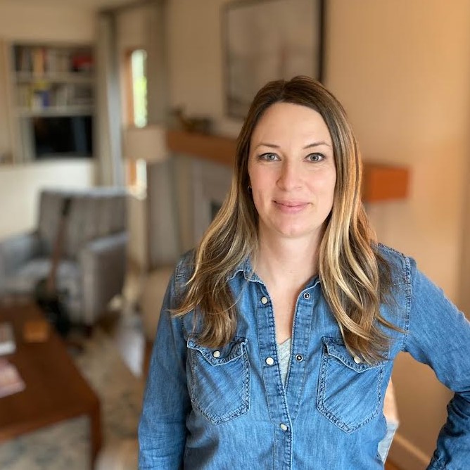 Maggie Williams — Bio Site