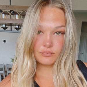 Grace McElroy — Bio Site