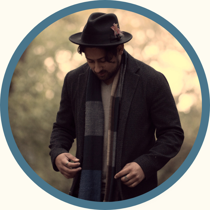 Roman Samuels — Bio Site