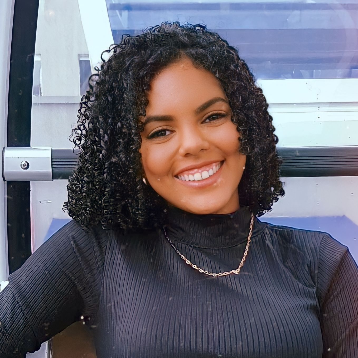 Flávia Melo — Bio Site