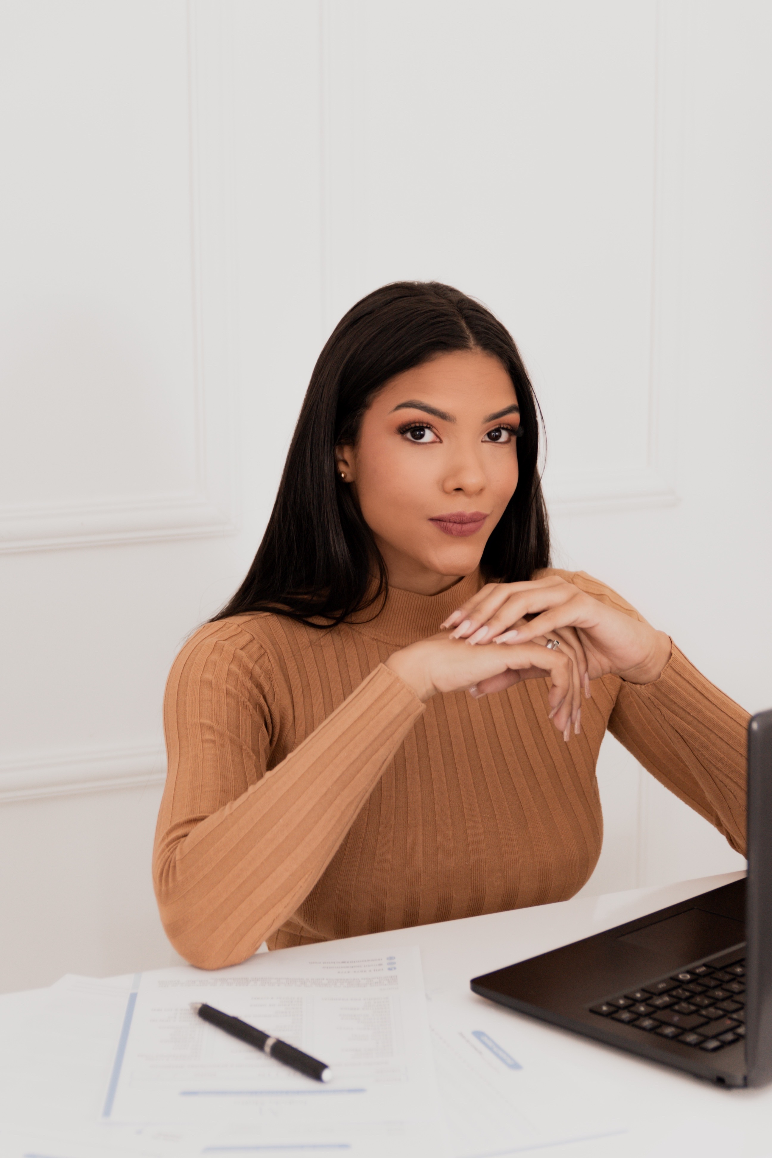 Isabela Motta — Bio Site