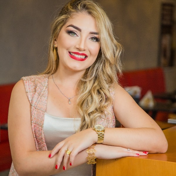 Rebeca Navarro - Becky Studio — Bio Site