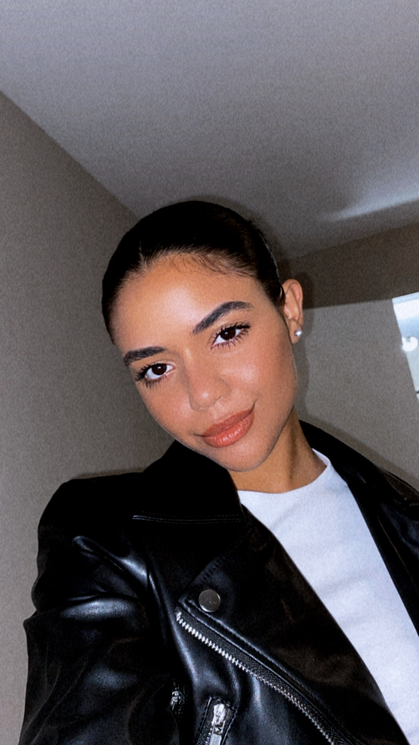 Thalia Daniela — Bio Site