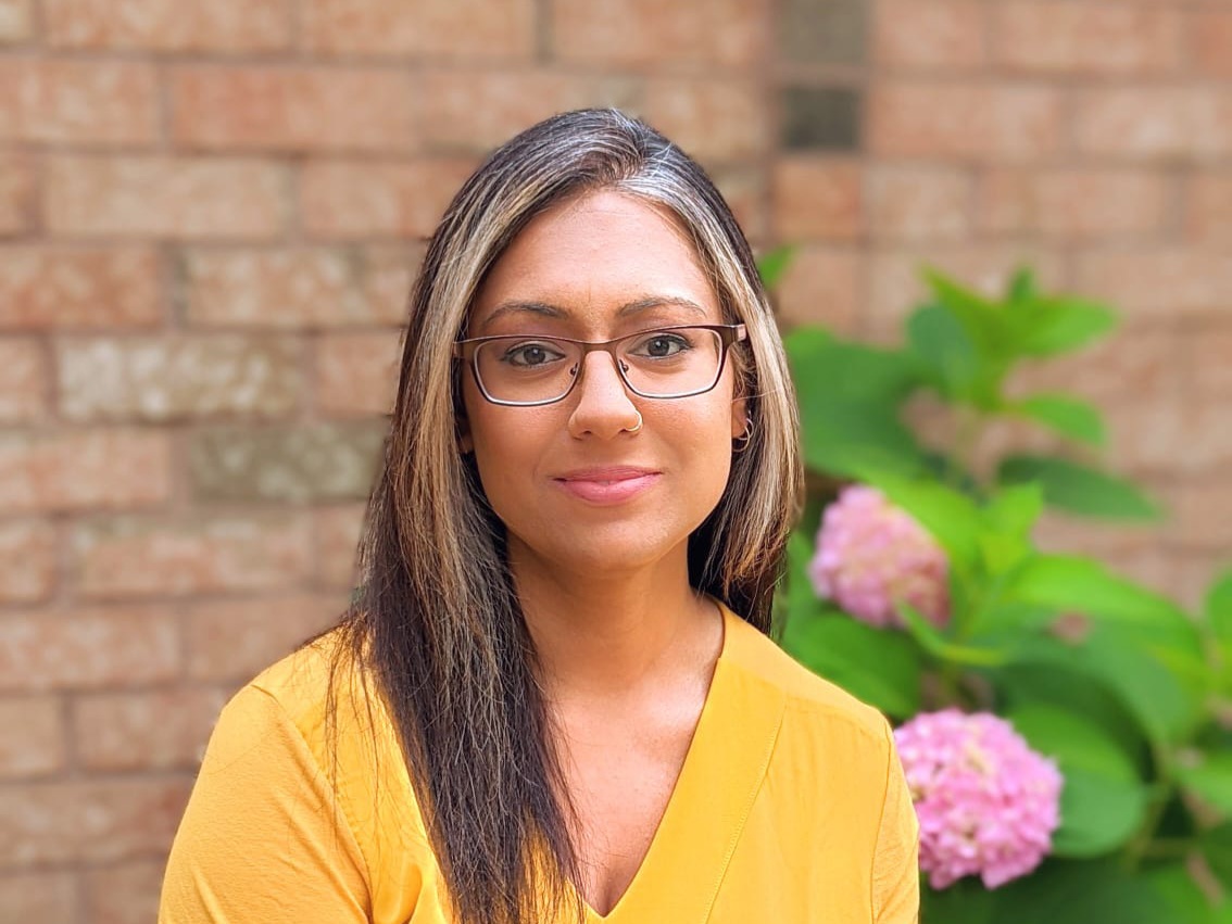 Coach Nina (RSW, MSW) — Bio Site