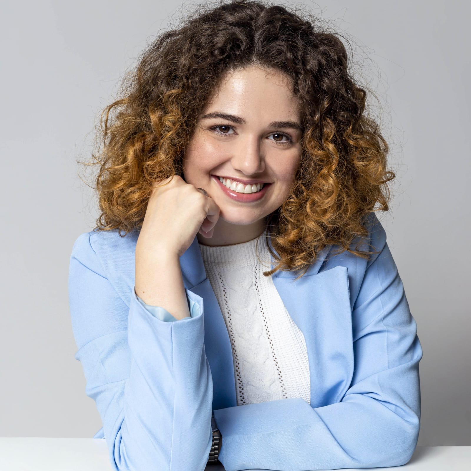 Vanessa Bratifisch — Bio Site