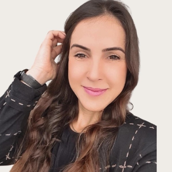 Fernanda Lopes — Bio Site