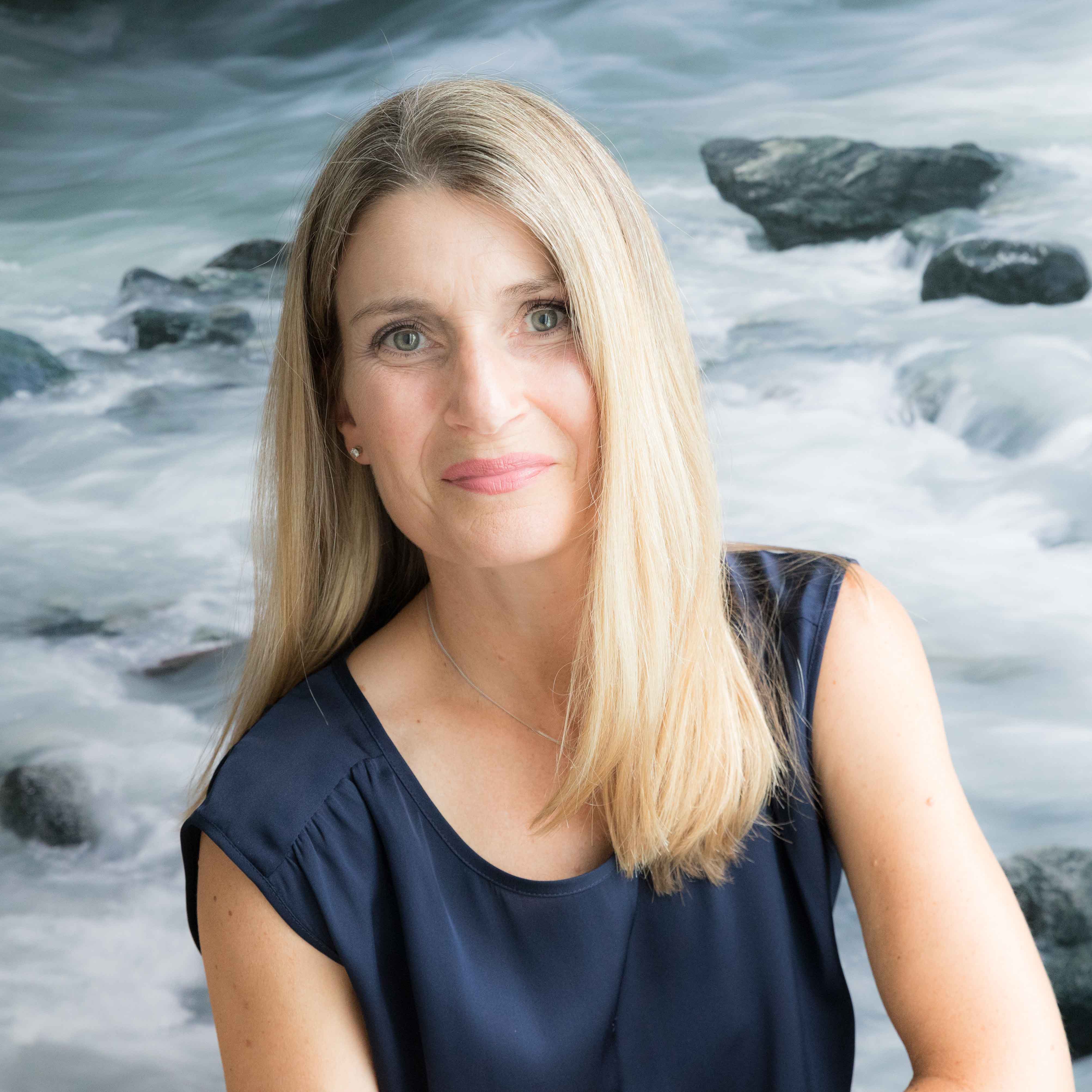 STEPH THOMPSON — Bio Site