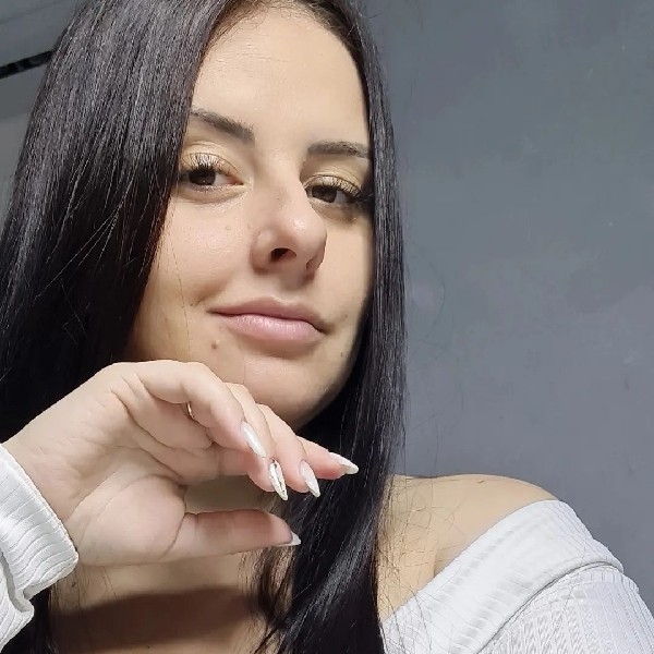 Danielle Paris — Bio Site