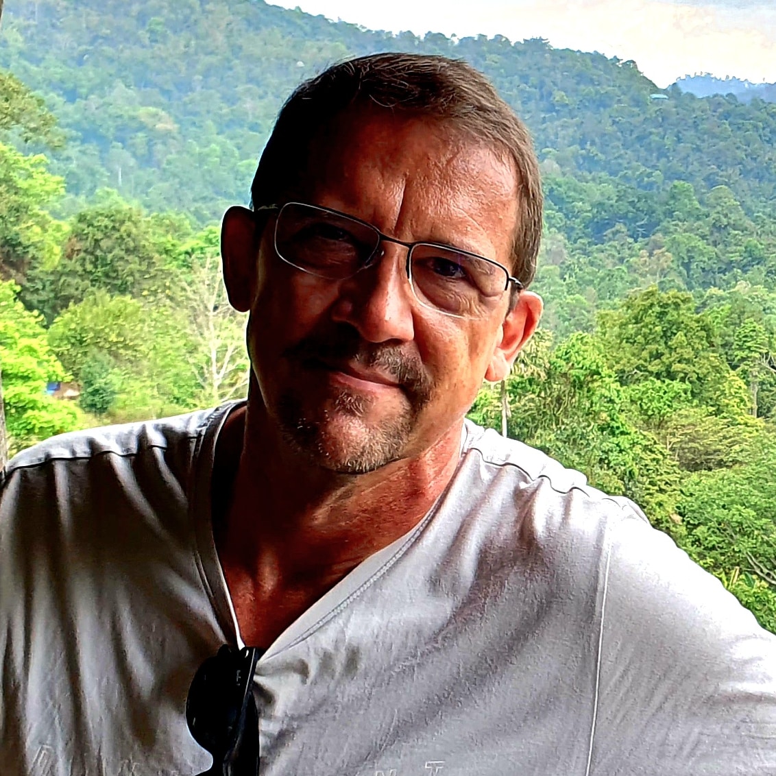 Chris Mitchell — Bio Site