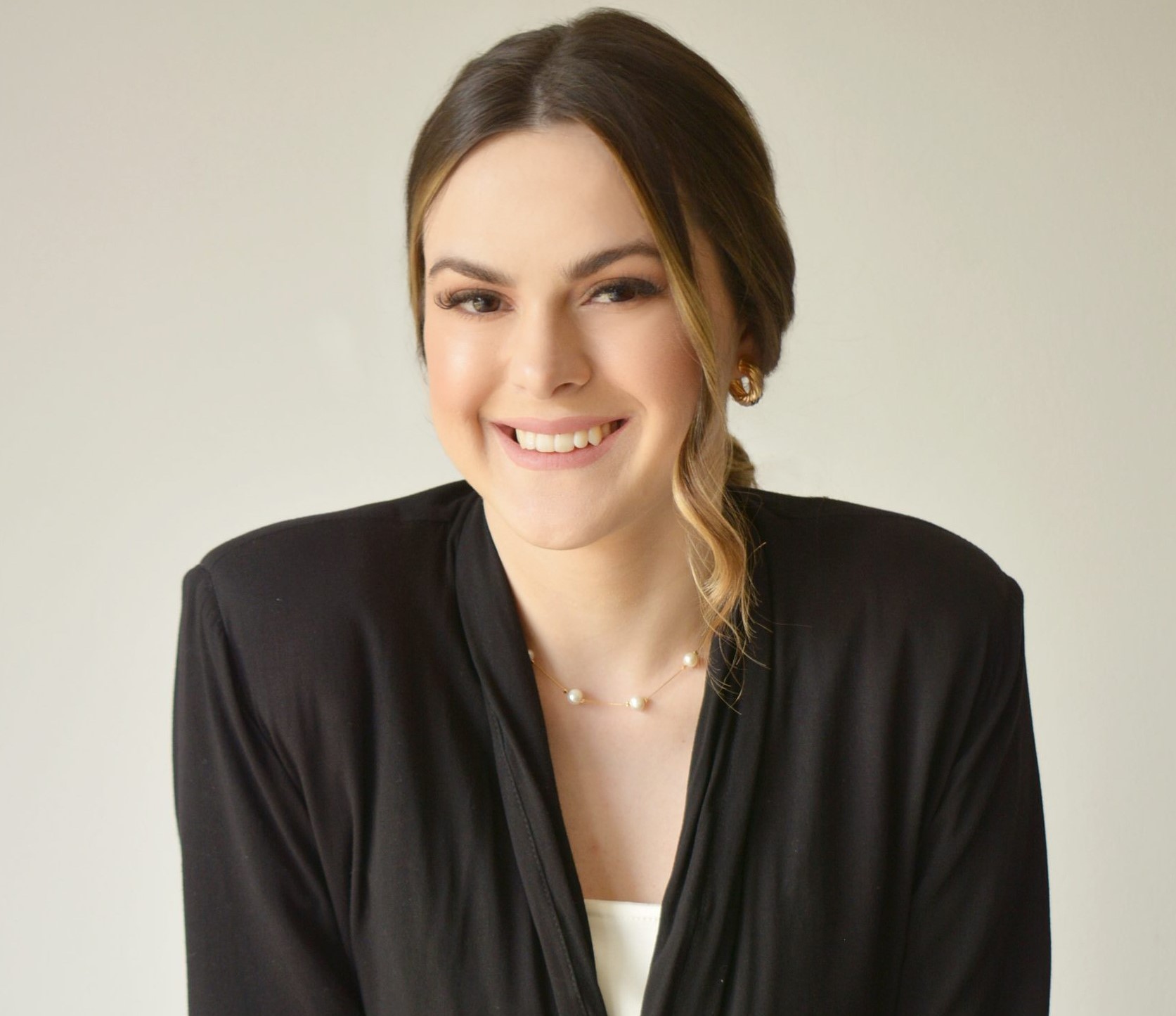 Aline Becker — Bio Site