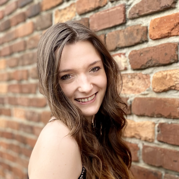 Em Rose Ehret — Bio Site