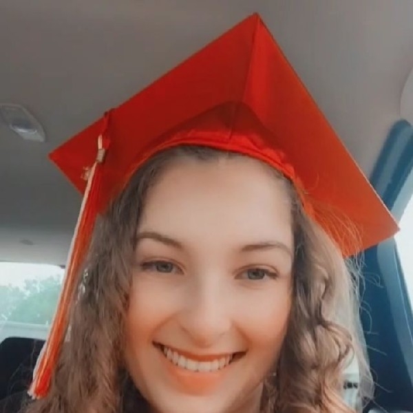 Elizabeth Breckner — Bio Site