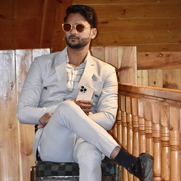 SHAVEZ ALI — Bio Site