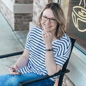 Charli Fox — Bio Site