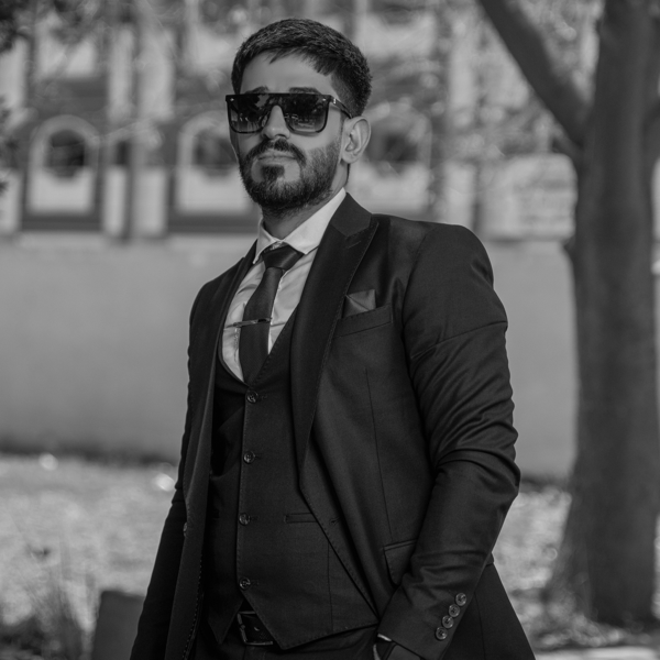 Ali Khalid — Bio Site